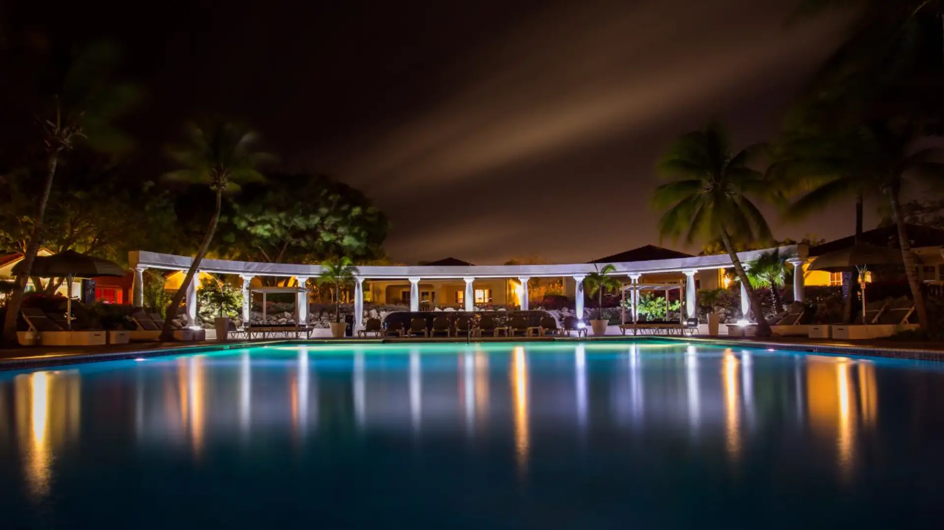 Night Swims Illuminated: FAQ Guide to Above Ground Pool Lights - Clicka ...