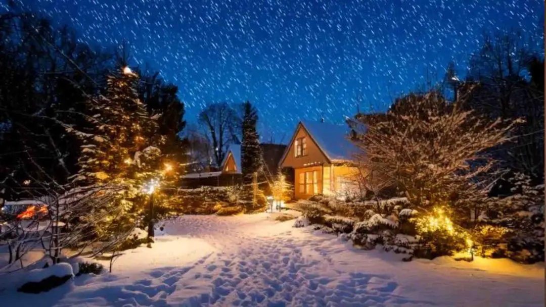 How Do I Maintain My Outdoor Lights During Winter - Clicka Lights