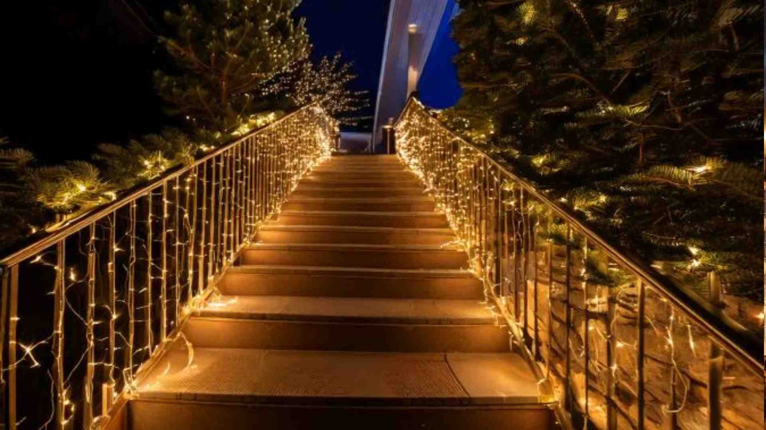 5 Best Ideas for Lighting Your Outdoor Stairs Railings - Clicka Lights